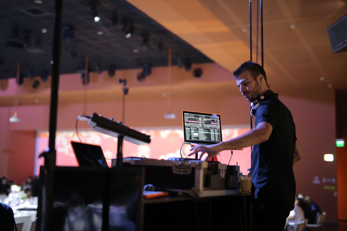 די ג'יי אדם לב | DJ Adam Lev | קליאנטה החברה למוסיקה